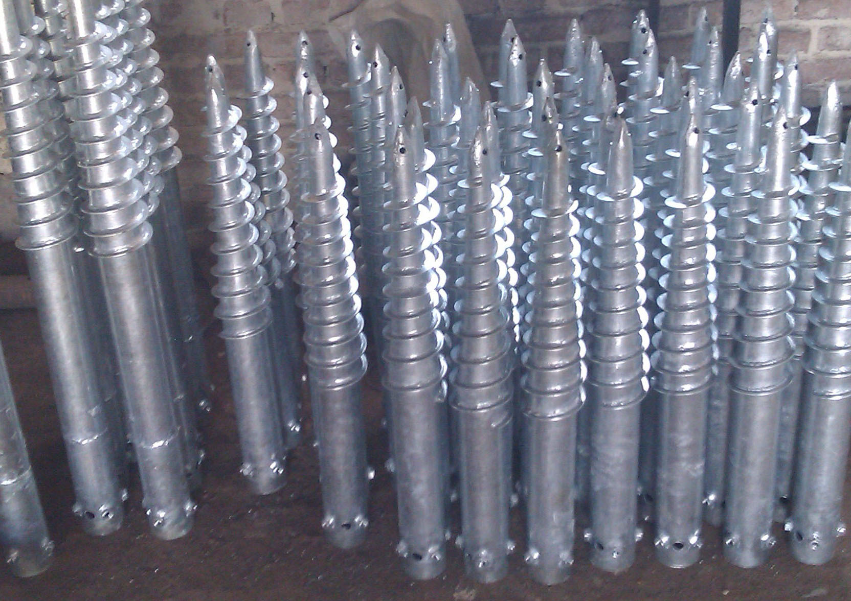 Suruburi de fundatie