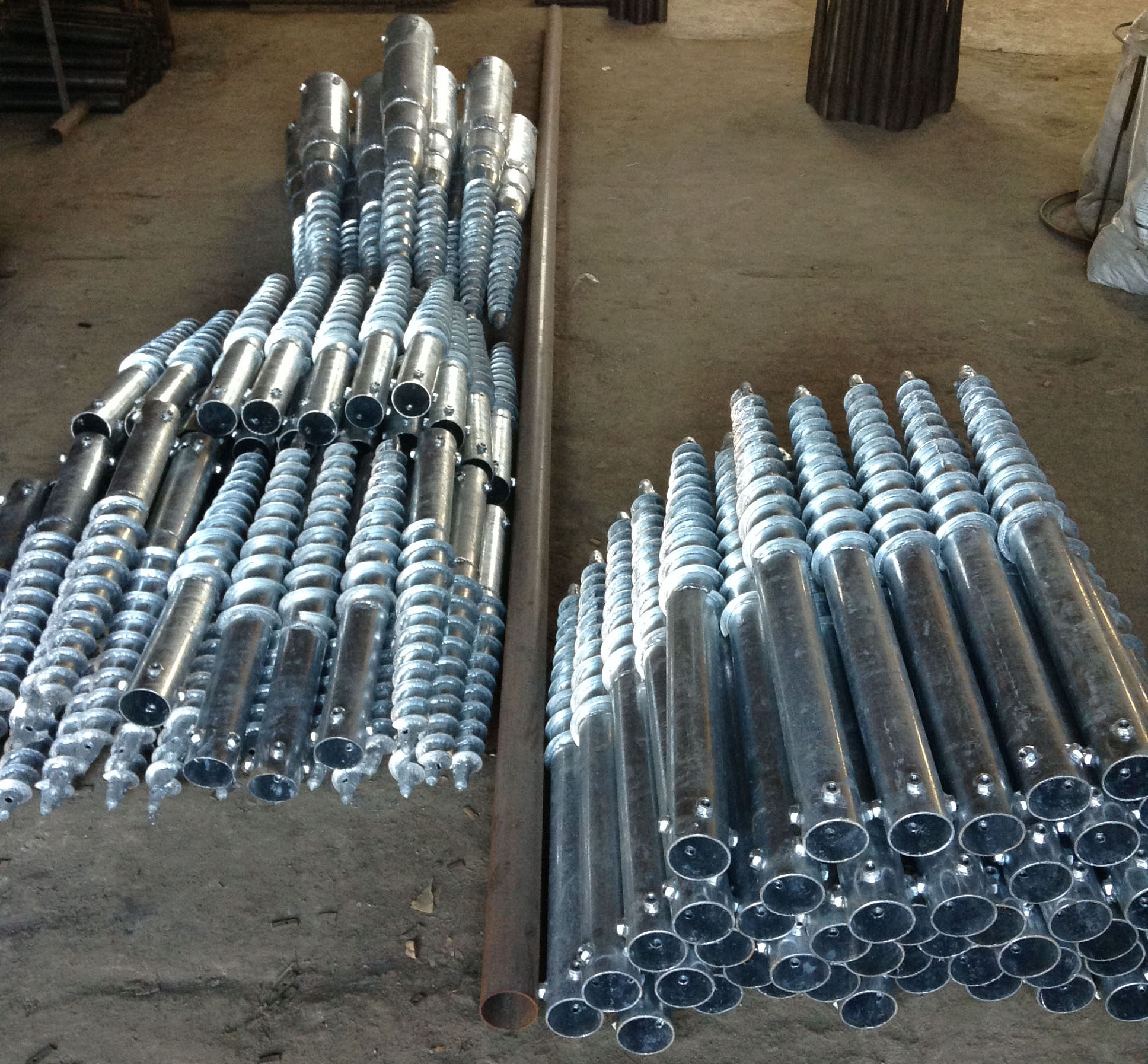 Suruburi de fundatie